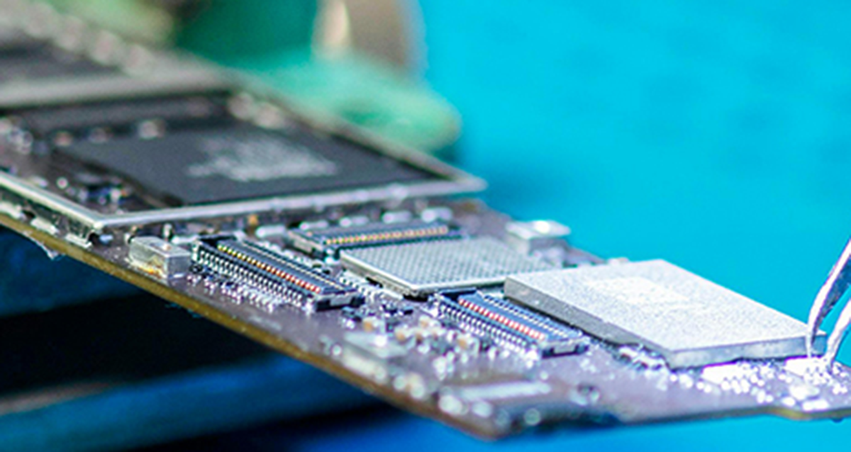 Precision Soldering Capabilities | Selective, Wave & Hand Soldering